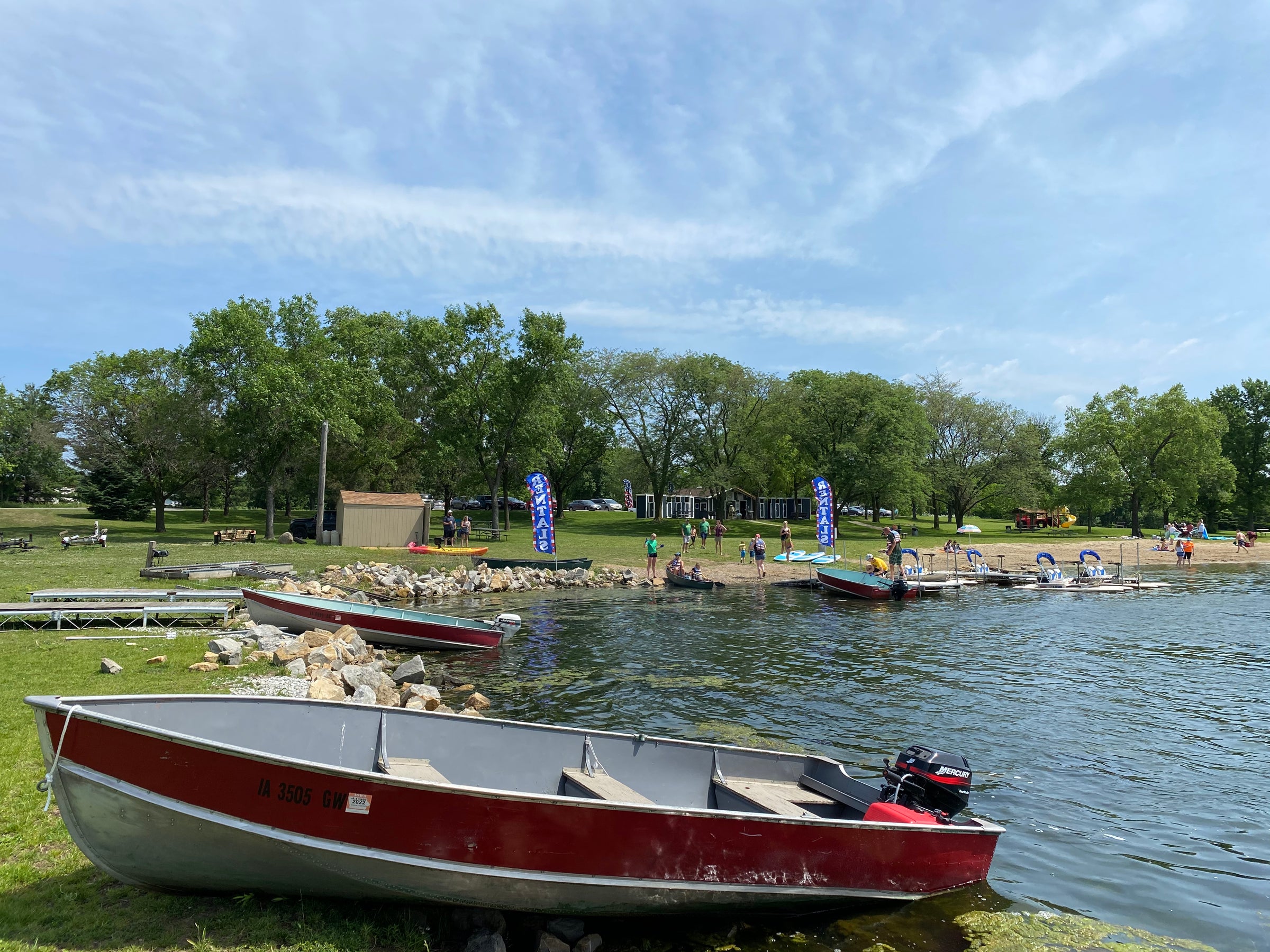 Motor Boat | Easter Lake Boat Rental